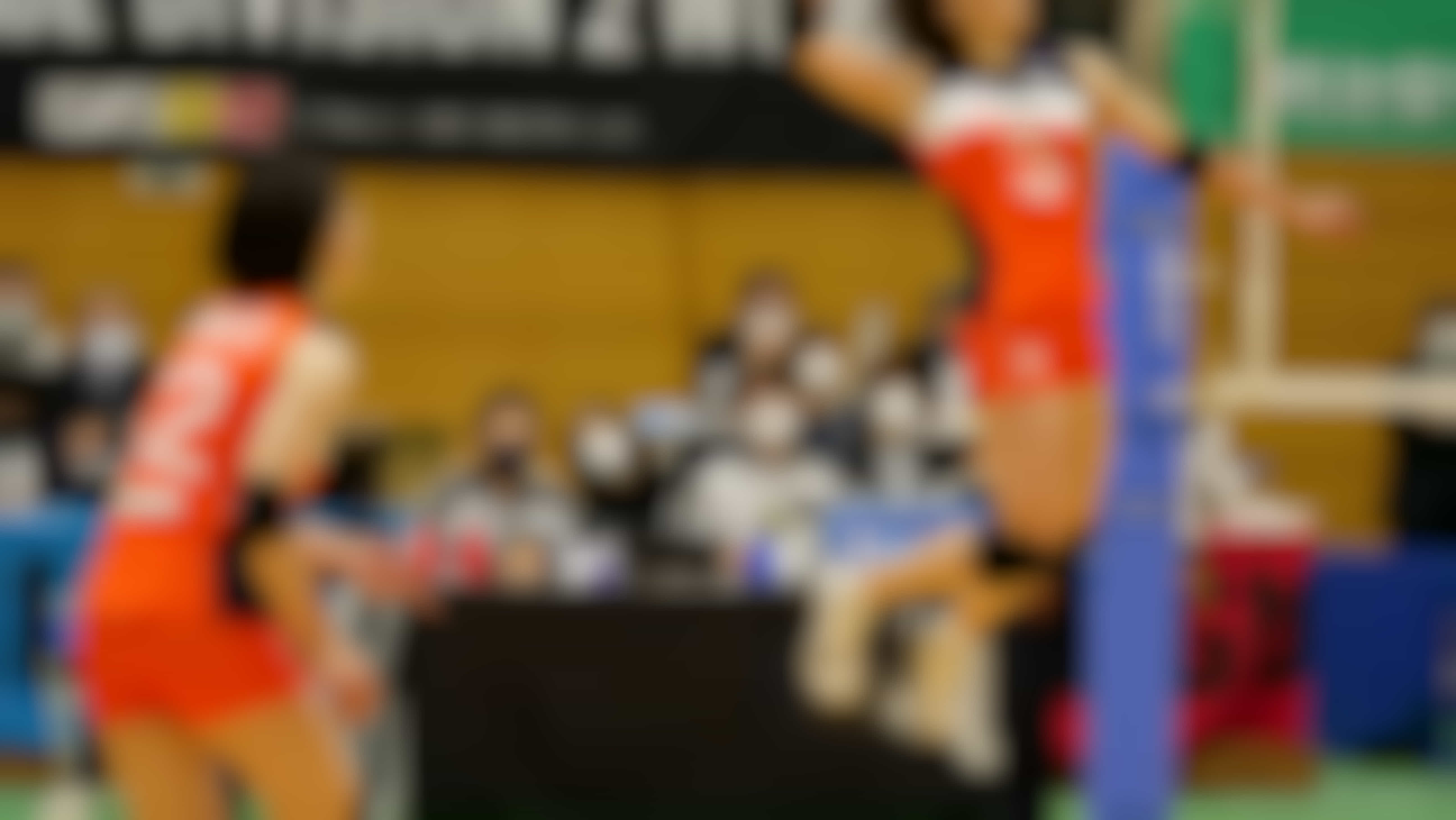 コートの女神たち＃082：【5K画像】 高まる士気、交錯する視線 | アダルト動画販売マーケットのAdama(アダマ)