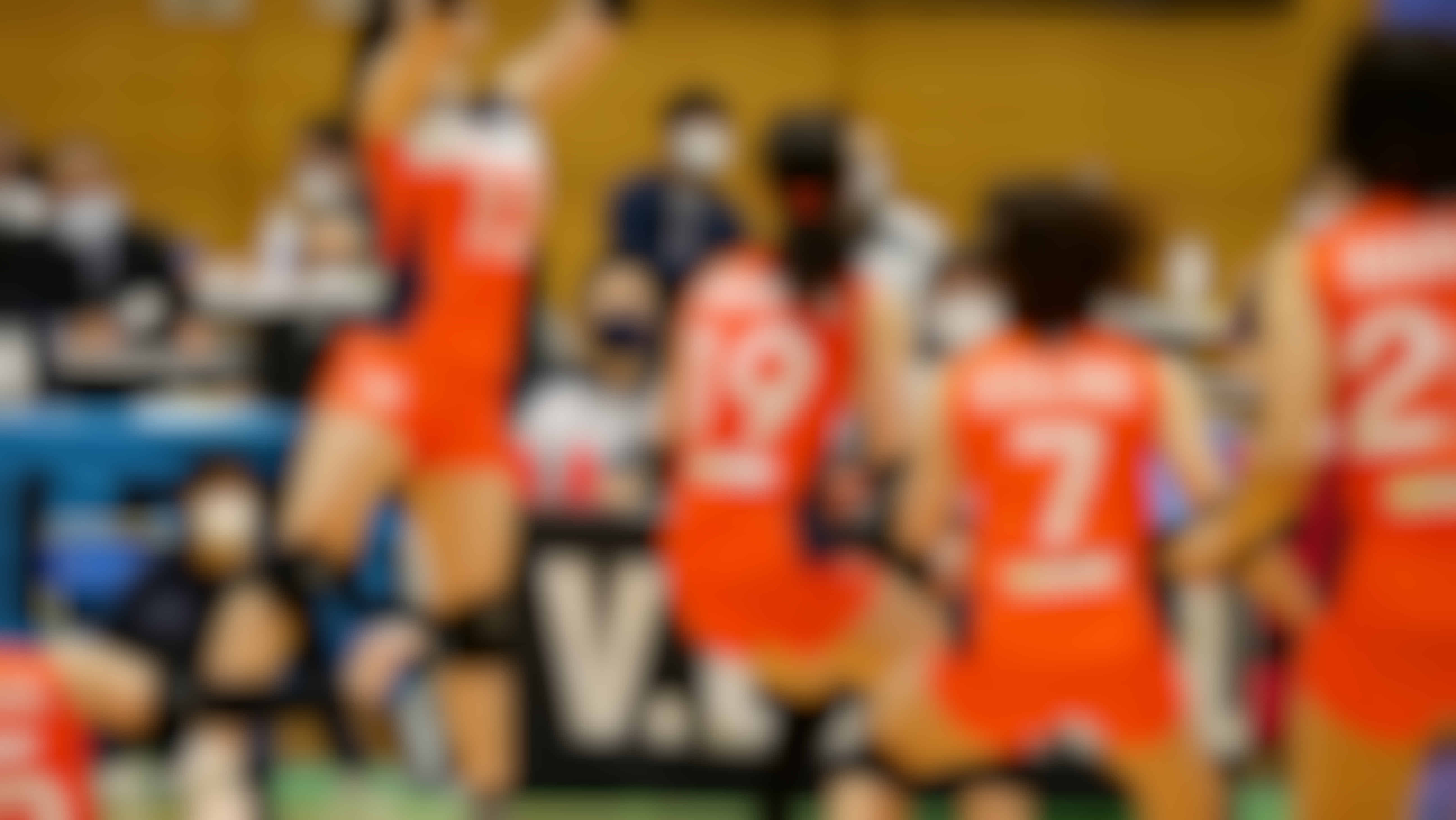 コートの女神たち＃087：【5K画像】 空中戦の一瞬に燃える視線 | アダルト動画販売マーケットのAdama(アダマ)