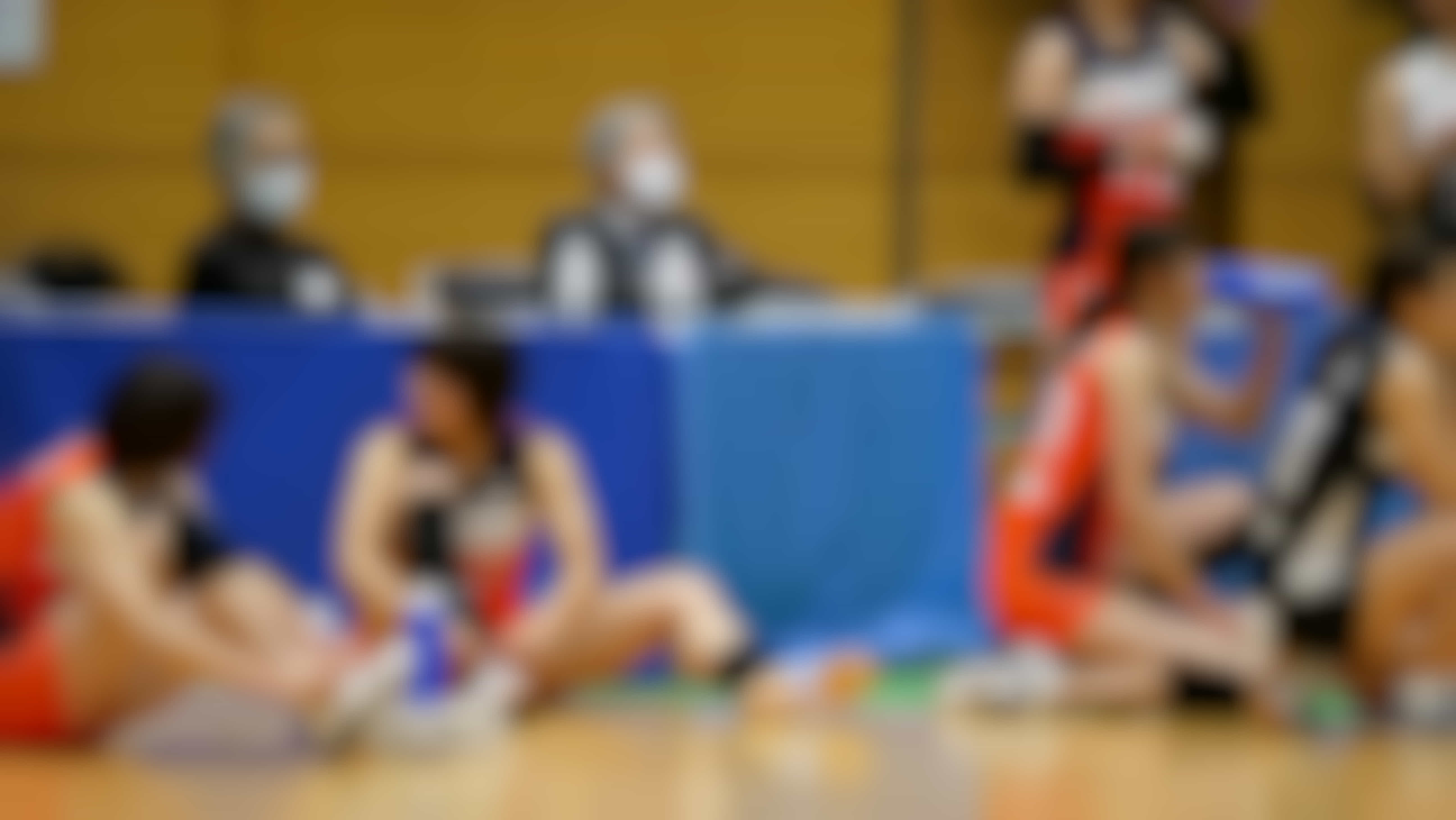 コートの女神たち＃088：【5K画像】歓喜の輪に咲いた笑顔たち | アダルト動画販売マーケットのAdama(アダマ)